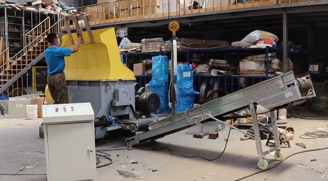 Wooden Pallet Dismantling Band Sawmill/Pallet Disassembly Machine